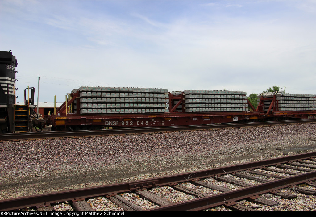 BNSF Concrete Tie Flat Car